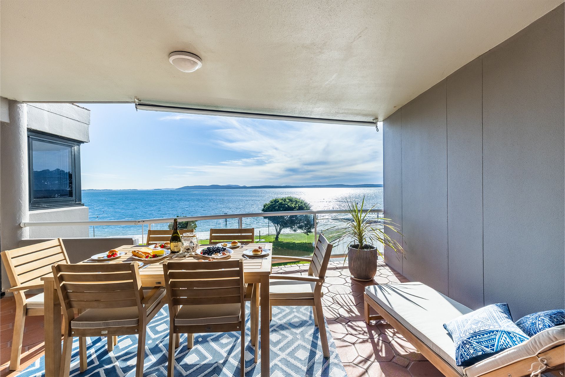 Hot Deals - Nelson Bay Accommodation