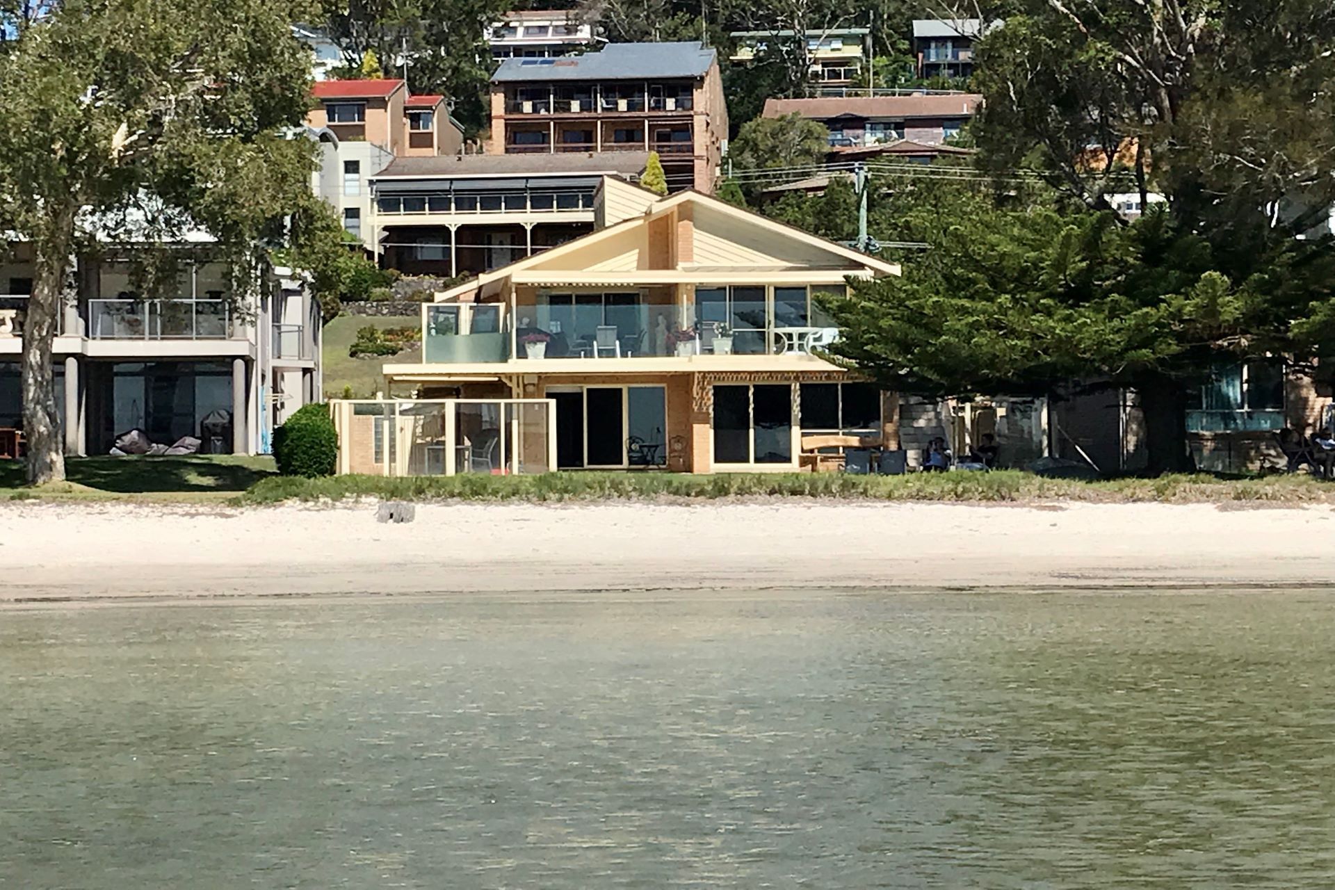 Sandy Beach House, 1/146 Sandy Point Road - Waterfront, WIFI, Aircon ...